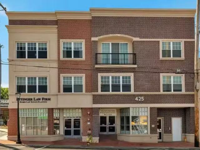 425 New York, 3 1, Huntington, NY 11743