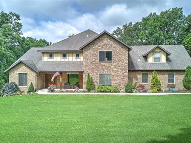425 NE Duke Hill Rd, Bentonville, AR 72713