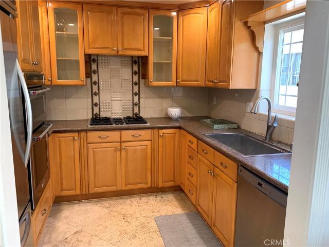 425 S Catalina Avenue 4