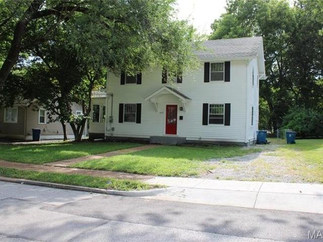 425 S Clark Ave, Ferguson, MO 63135