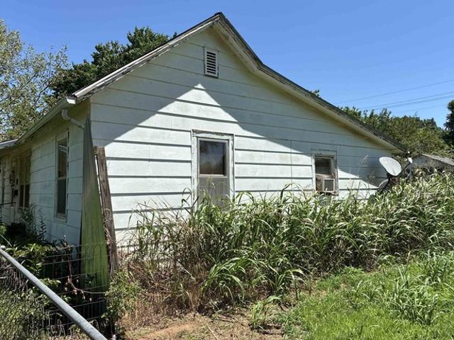 425 S Kansas Ave, Anthony, KS 67003