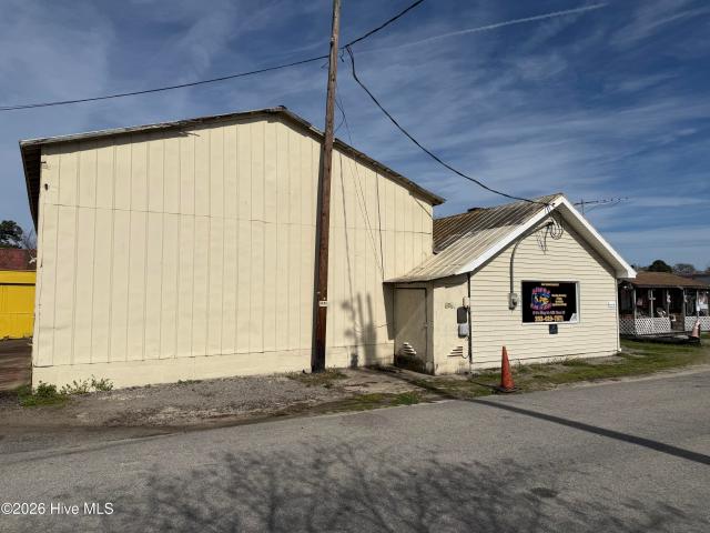 425 Sam Davis Street
