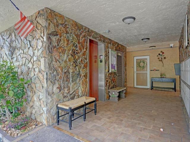 425 SE 11th Ter, Unit 204, Dania Beach, FL 33004 | Compass