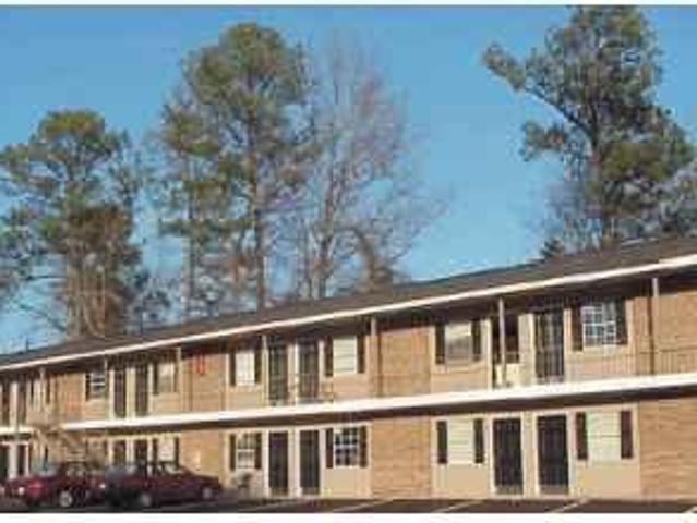 $425 Studio Apartment Available Now! Auburn, Al