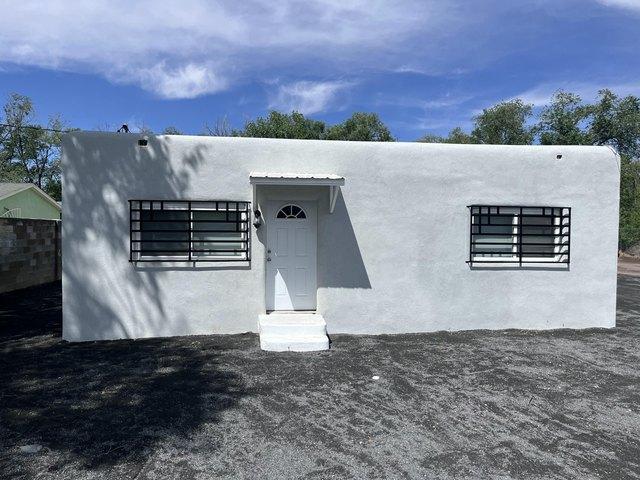 425 Sunset Rd SW, Albuquerque, NM 87105