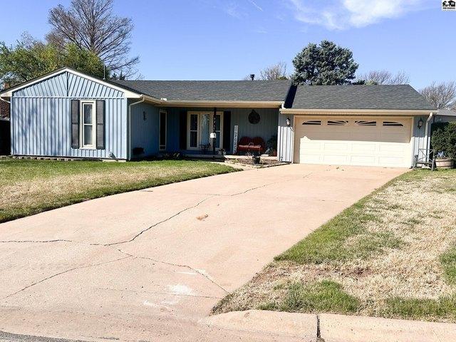 425 Parklane Ave, Pratt, KS 67124