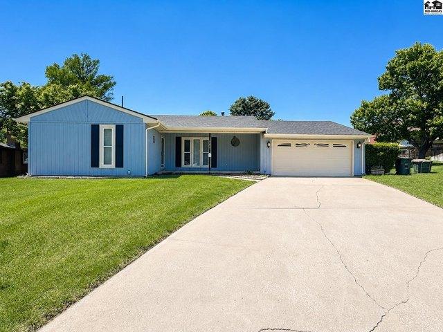 425 Parklane Ave, Pratt, KS 67124