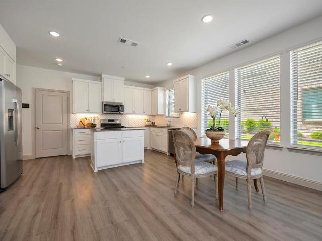 425 Parkside Drive