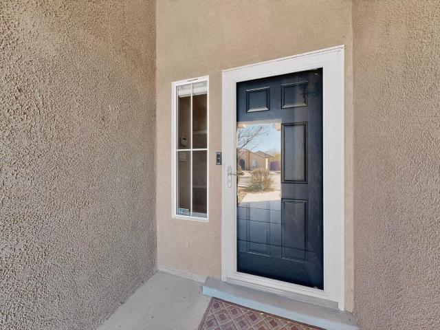 425 Paseo Vista Loop NE