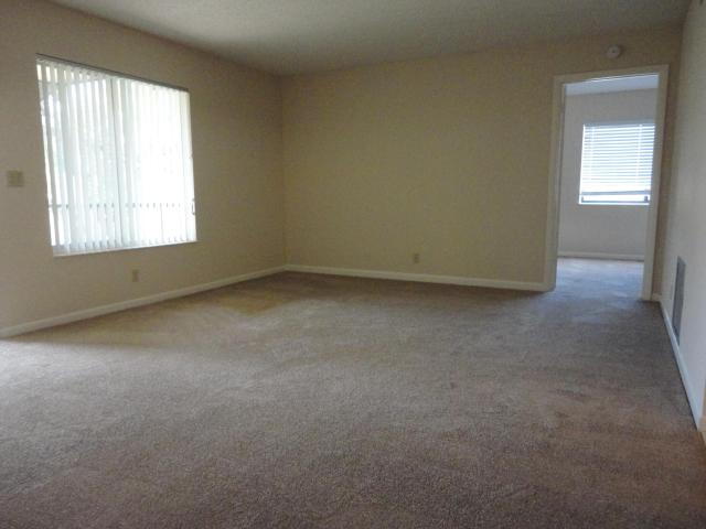 425 Pine Glen Ln, Unit C2, Greenacres, FL 33463 | MLS #B26009 | Compass