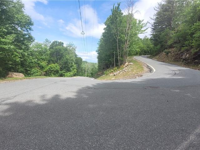 425 Pinnacle Ridge Road