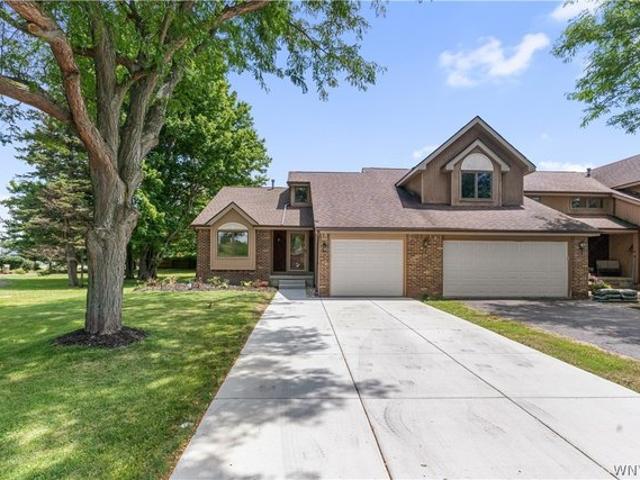 425 Robin Rd, Buffalo, NY 14228