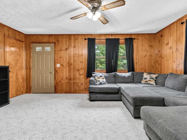 425 Ragged Ridge Road