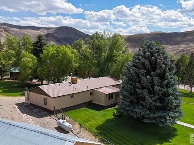 425 River Dr, Challis, ID 83226