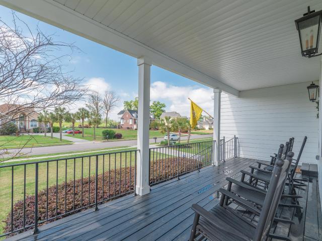 425 River North Drive