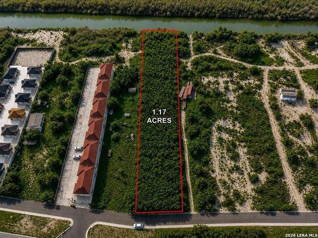 425 Riverside Dr, Eagle Pass, TX 78852