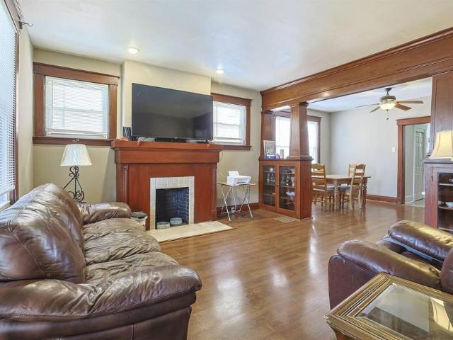 425 W 22nd Street