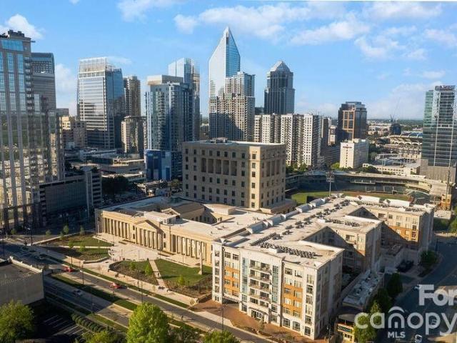 425 W Trade St, Unit 1FR, Charlotte, NC 28202 | MLS #4340 | Compass