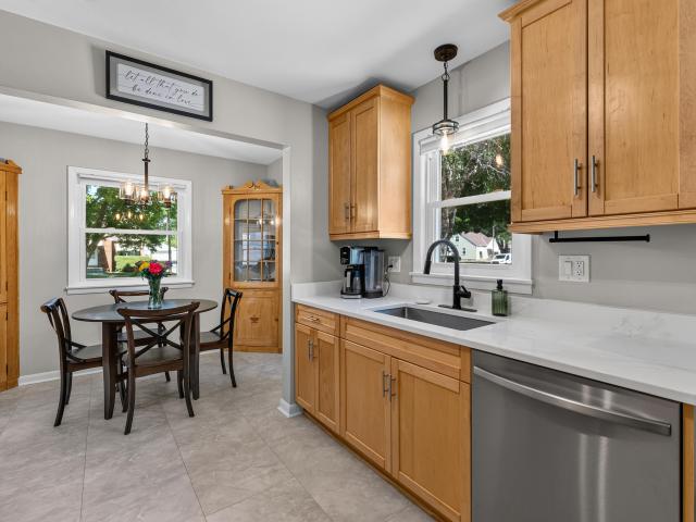 425 W Van Norman Ave