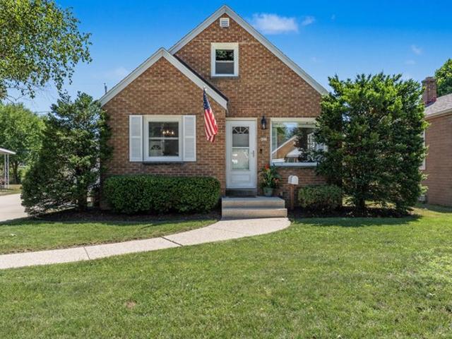 425 W Van Norman Ave, Milwaukee, WI 53207