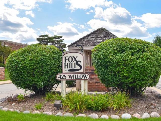 425 W Willow Ct Apt 128, Fox Point, WI 53217