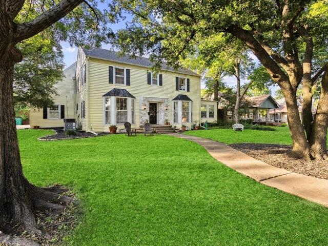 425 W Belden Street