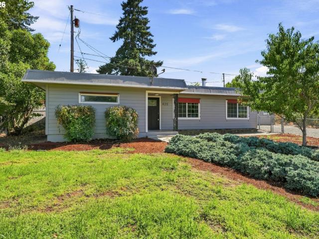 425 w elm st