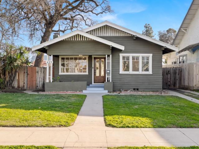 425 W Elm St, Hanford, CA 93230 | MLS #644670