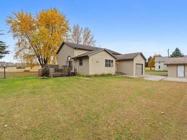425 W Franklin St, Morristown, MN 55052