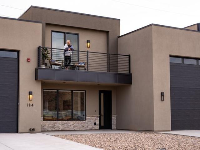 425 W Momori Cir Unit B2, Kanab, UT 84741