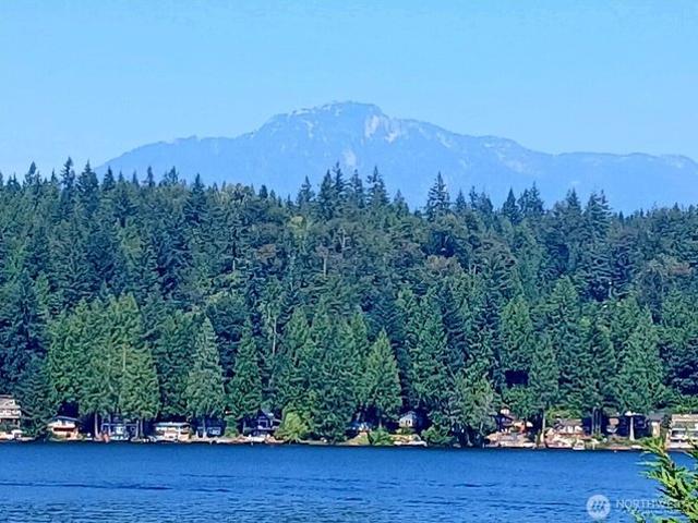 425 W Shore Loop Rd, Snohomish, WA 98290