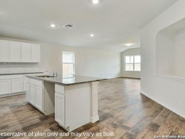 425 Waterfall Point