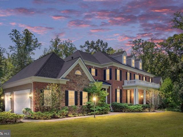 425 Wakerobin Dr, Stafford, VA 22556