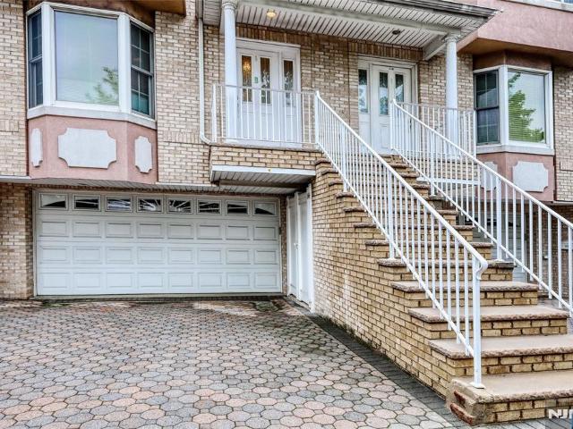 425 West St, Unit B, Fort Lee, NJ 07024 | MLS #26012 | Compass
