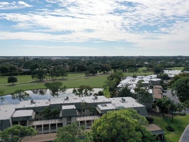 425 Wildwood Ln, Naples, FL 34105