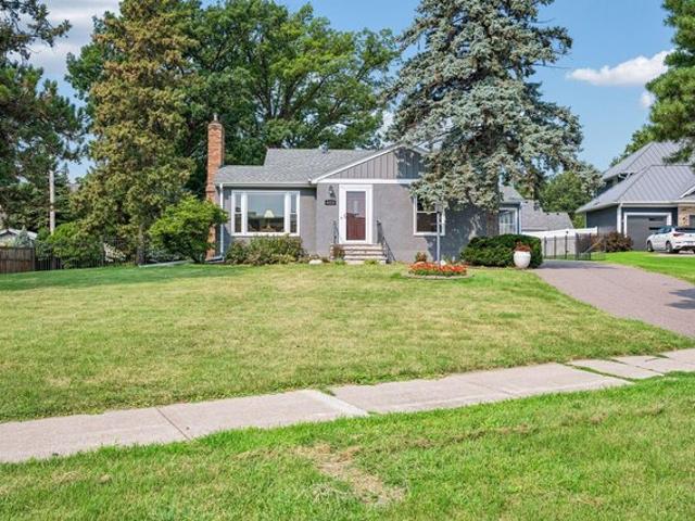 425 Turners Xrd N, Golden Valley, MN 55422