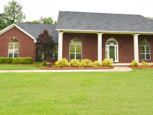 425 Valley Vista Dr, Tupelo, MS 38801