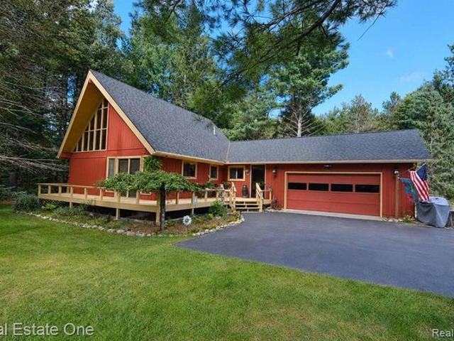 4266 Wood Rd N, Alcona Township, MI 48742