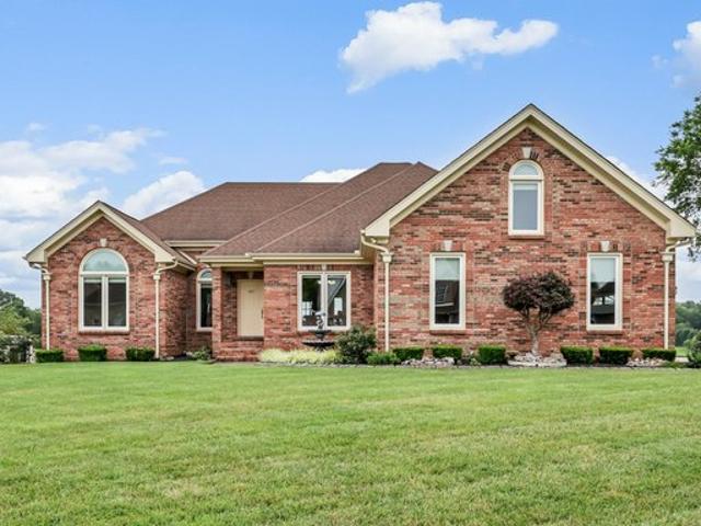 4267 N Woodstock Dr, Clarksville, TN 37040