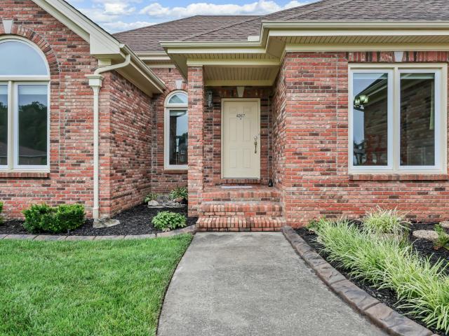 4267 N Woodstock Dr