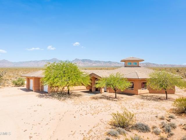 4267 E Juniper Dr, Yucca, AZ 86438