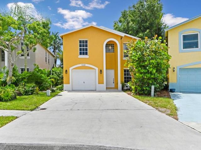 4268 Pine Hollow Cir, Greenacres, FL 33463