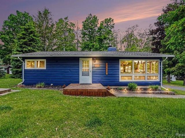 4269 N Owl Rd, Alcona Township, MI 48742