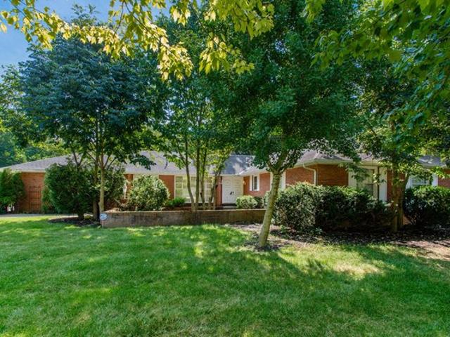 4260 Oxford Dr, Upper Arlington, OH 43220