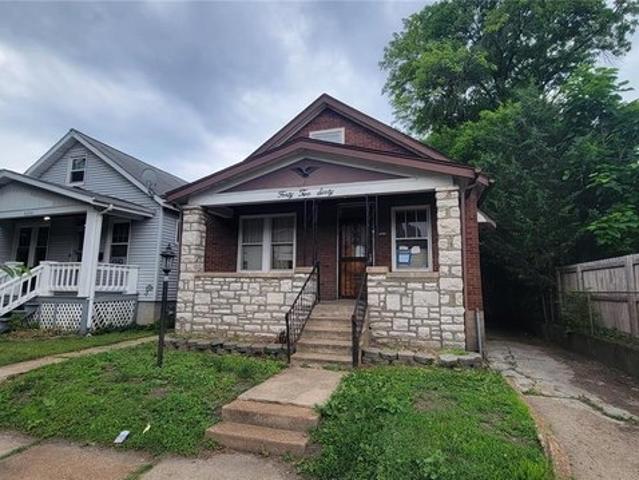 4260 Bates St, Saint Louis, MO 63116