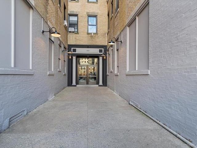 4260 Broadway Apt 604, New York, NY 10033