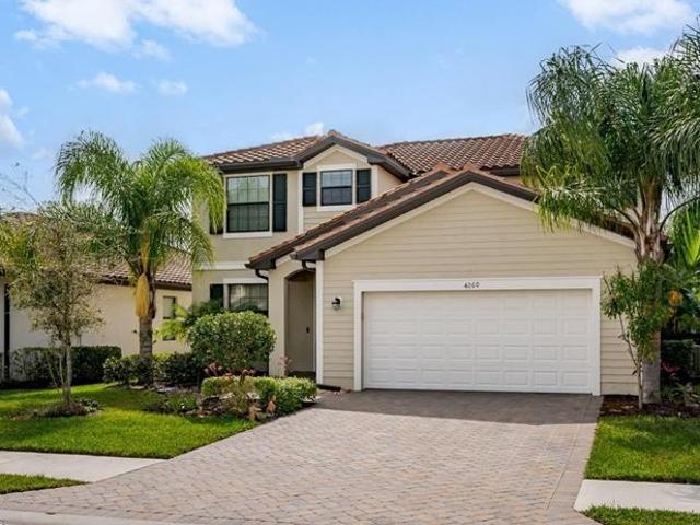 4260 Raffia Palm Cir, Naples, FL 34119