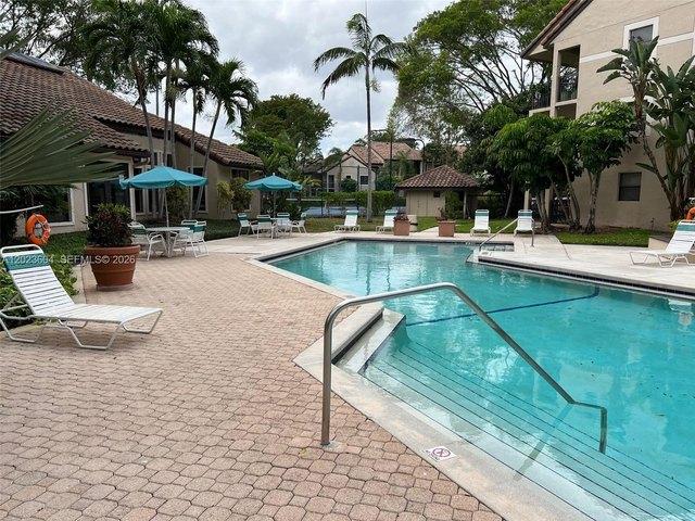 4261 W McNab Rd Apt 28, Pompano Beach, FL 33069