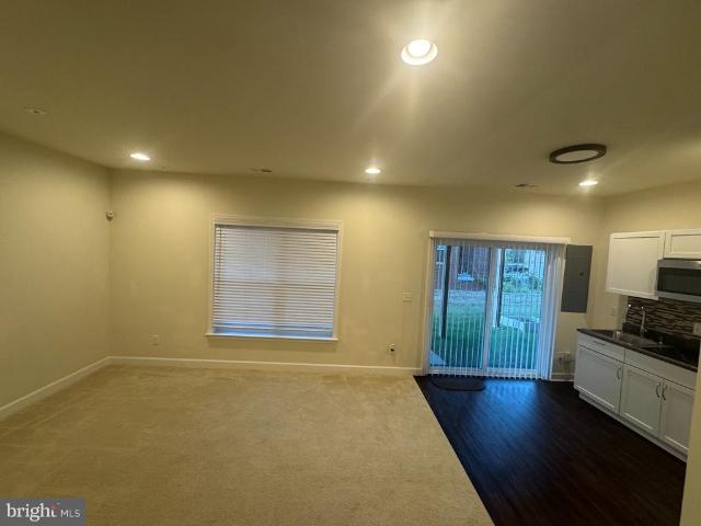42628 Oak Park Square