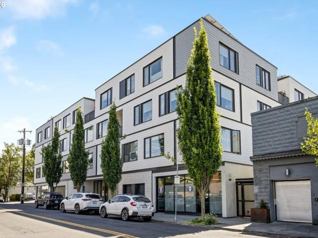 4262 SE Belmont St Apt 201, Portland, OR 97215